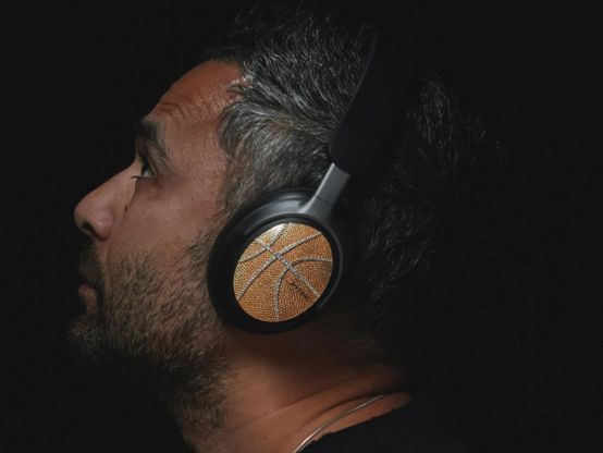 Victor Solomon × Bose QuietComfort Ultra Headphones Giveaway