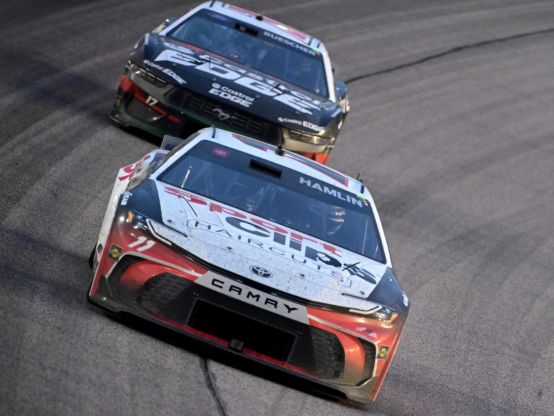 Hy-Vee Perks Kansas Speedway Spring NASCAR Race Tickets Giveaway ...